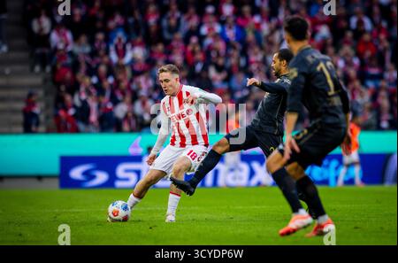 Alexis Claude-Maurice (FC FC Augsburg, #20) and Dimitris Giannoulis (FC ...