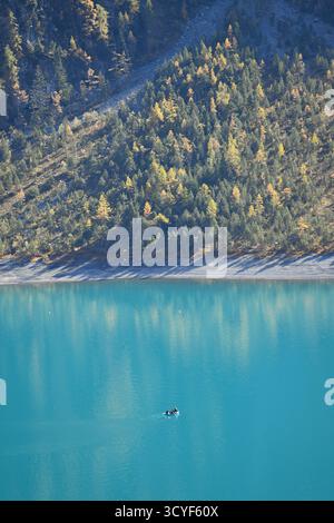 Kandersteg, Switzerland. 18th Oct, 2025. People boat on the Lake ...