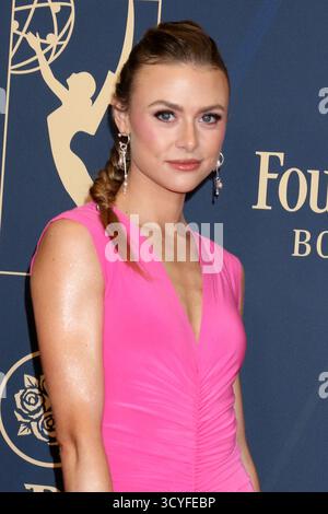 LOS ANGELES - OCT 17: Hayley Erin at the 52nd Daytime Emmy Awards ...