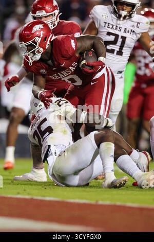 Arkansas Razorbacks running back Braylen Russell (0) rush for some ...