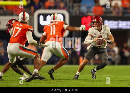 Virginia linebacker Maddox Marcellus (11) warms up before the Gator ...