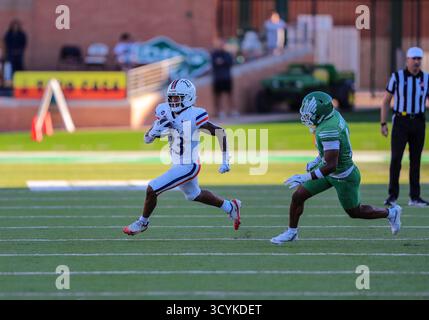 UTSA running back Will Henderson III (23) is tackled by Charlotte ...