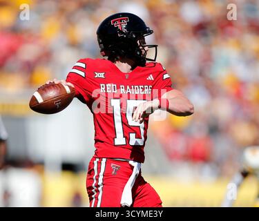 Texas Tech quarterback Will Hammond (15) leads the team in a chant ...