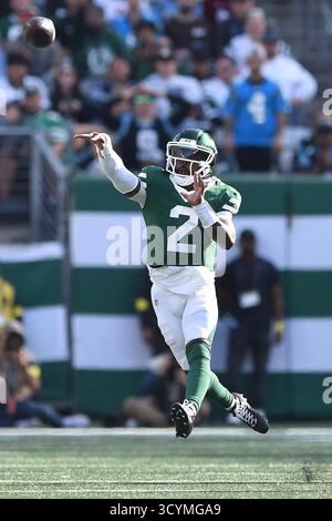 New York Jets quarterback Tyrod Taylor (2) and quarterback Lamar ...