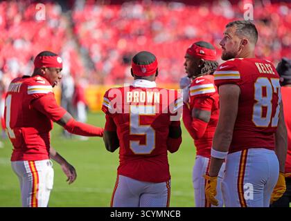 Kansas City Chiefs wide receivers Xavier Loyd, (17) and Cyrus Allen ...