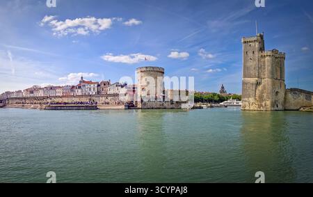 Panoramic view of La Defense towers district from Gennevilliers at ...