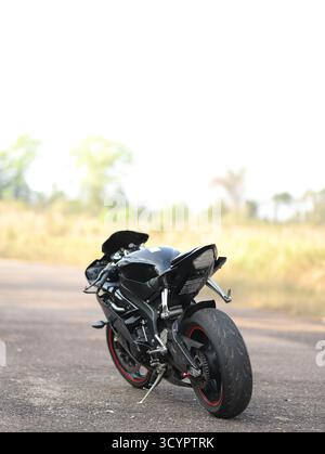 YAMAHA R6 RAVEN BLACK Stock Photo - Alamy