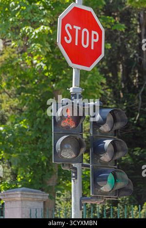 Red Led Light for Pedestrians and Bicycles Shared Crossing Traffic Sign ...
