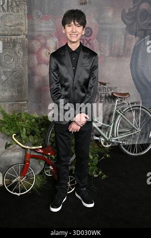 Michael Podemski-Bedard bei der Premiere der HBO-Serie It: Welcome to ...