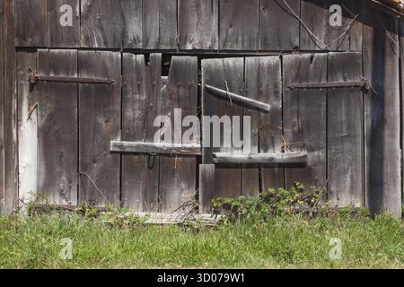 Old wooden barn, Goldenstedt, Lower Saxony, Germany Stock Photo - Alamy