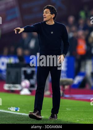 Brentford manager Keith Andrews on the touchline during the Premier ...