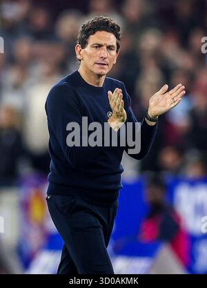 Brentford manager Keith Andrews on the touchline during the Premier ...