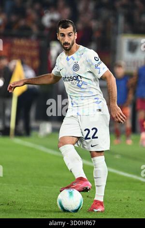 Team of FC Internazionale and Team of AS Roma during the Italian ...