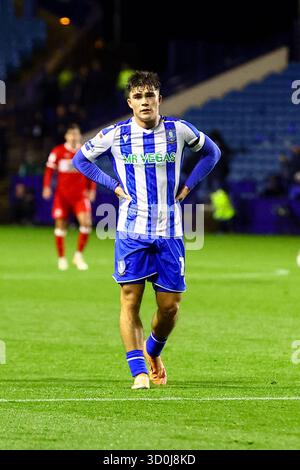 Harry Amass (12 Sheffield Wednesday) controls the ball during the EFL ...