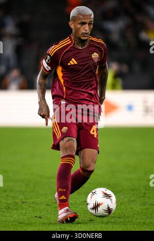 Wesley of AS Roma in action during the Serie A Enilive match between AS ...