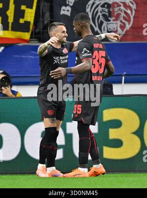 2:1 Goal, celebration, from the left Harry Kane, Michael Olise (Bayern ...