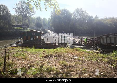Marcaria, Italy - 6TH OCTOBER 2025 - Pontoon bridge over Oglio river ...