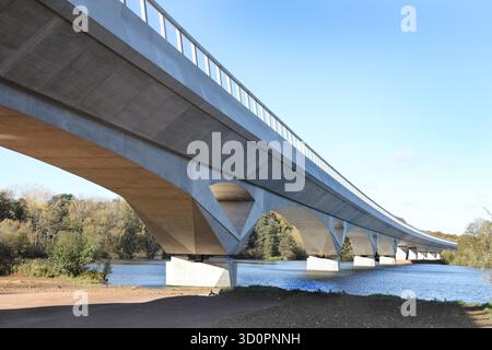 Completed Colne Valley Viaduct, West London, UK. The longest rail ...