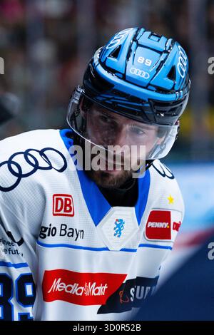 Augsburg, Deutschland 23. Oktober 2025: 1. DEL - 2025/2026 - Sp. 13 ...