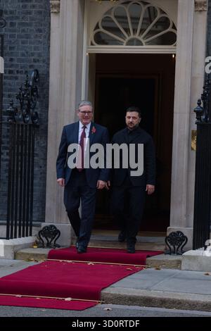 Ukrainian President Volodymyr Zelenskyy meets with British Prime ...
