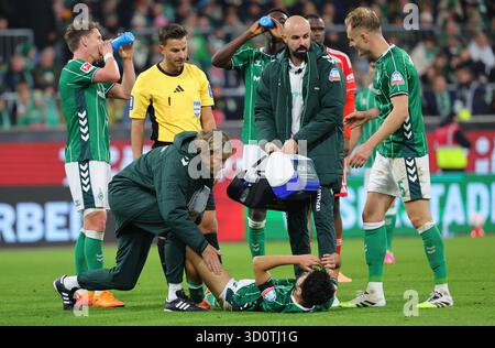 Yukinari Sugawara (SV Werder Bremen, #03) in a duel, fight for the ball ...