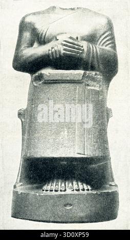 Seated statue of Gudea, prince of Lagash. Neo-Sumerian period Gudea was ...
