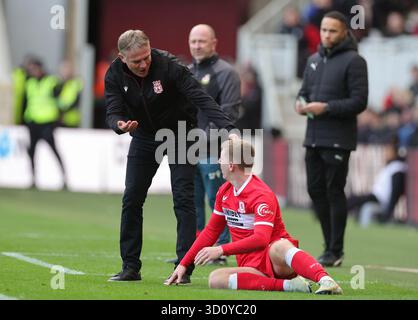 Wrexham manager Phil Parkinson (left) and Blackburn Rovers manager ...