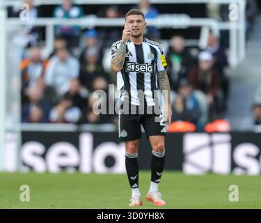 Kieran Trippier of Newcastle United gives his team instructions during ...