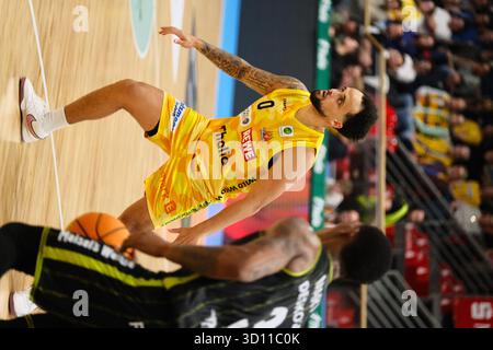 Marcus Graves (Phoenix Hagen, #0, Guard) during the playmaking ...