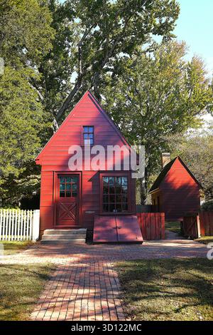 Colonial homes, gardens and outbuildings in Colonial Williamsburg ...