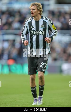 Nick Woltemade of Newcastle United during the Carabao Cup Semi Final ...
