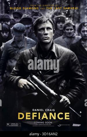 DANIEL CRAIG, JAMIE BELL, DEFIANCE, 2008 Stock Photo - Alamy
