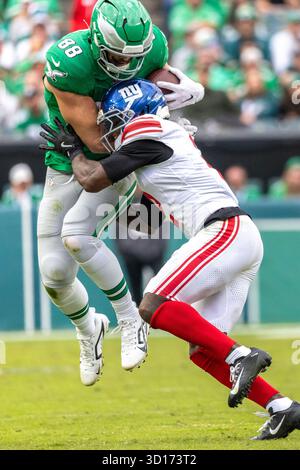 New York Giants cornerback Deonte Banks (2) defends in the secondary during an NFL football game ...