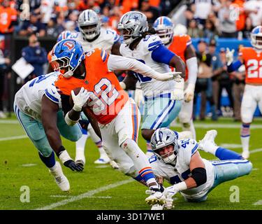 Dallas Cowboys running back Hunter Luepke (40) warms up before an NFL ...