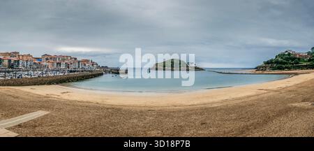 Beach in Lekeitio Stock Photo - Alamy