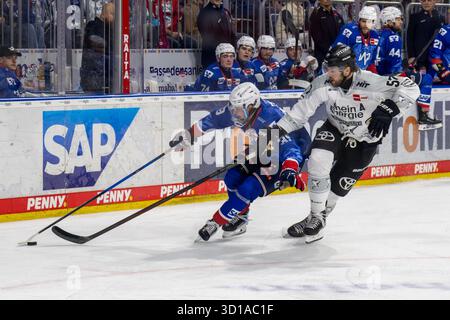 Max Penkin (Adler Mannheim, #39) mit Vollvisier / Portrait / Portraet ...