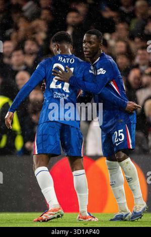 LONDON, ENGLAND - OCTOBER 22: Moises Caicedo and Romeo Laviaa of ...