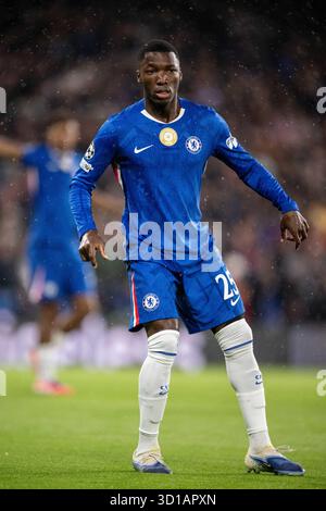 LONDON, ENGLAND - OCTOBER 22: Moises Caicedo of Chelsea FC in home Nike ...