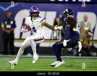 Minnesota Vikings wide receiver Myles Price (4) warms up before an NFL ...