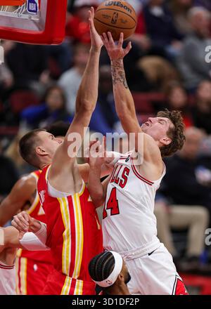 Atlanta Hawks center Kristaps Porzingis (8) shoots over New Orleans ...