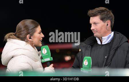From left: Moderator Mara Mones (Sky), Coach Merlin Polzin (HSV Hamburg ...