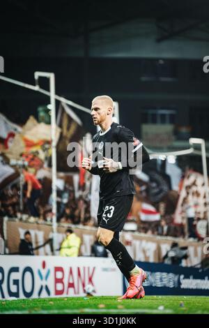 Louis Oppie (FC St. Pauli Hamburg, #23) screams out his frustration GER ...