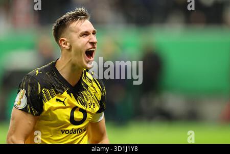 Final celebration, Nico Schlotterbeck (Dortmund) Berlin, January 24 ...