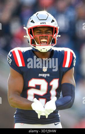 New England Patriots safety Jaylinn Hawkins (21) celebrates an ...
