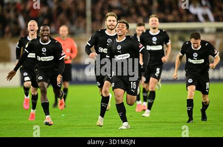 from left: Martijn Kaars, Lars Ritzka (St. Pauli) Wolfsburg, January 14 ...