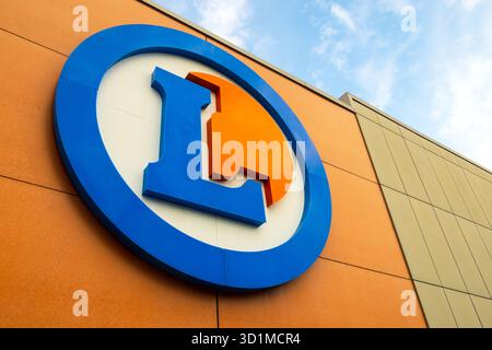 Dinan, Brittany, France - september 14 2022 : Gémo logo shop, famous ...