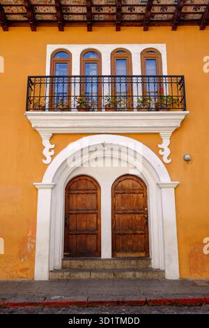 Spanish architecture near the arch of the ancient coinvento, Antigua ...