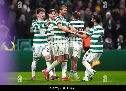 Celtic's Benjamin Nygren (centre) and team-mates during a training ...
