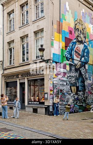 Street art mural Manneken Peace at the Museum GardeRobe Manneken Pis ...