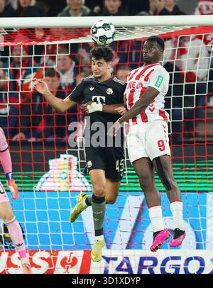 from left Aleksandar Pavlovic (Bayern), Nicolas Seiwald Leipzig ...